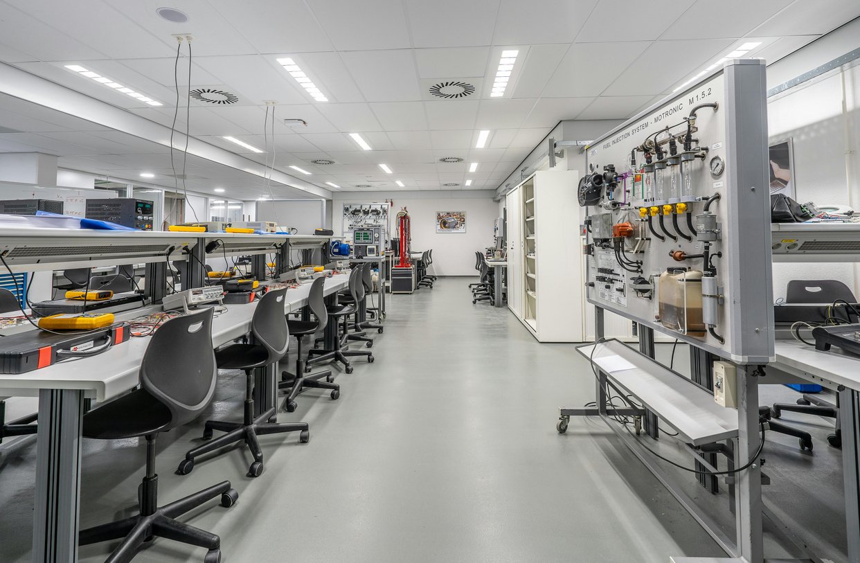 #1 Manufacturer of Laboratory Furniture & Workstations