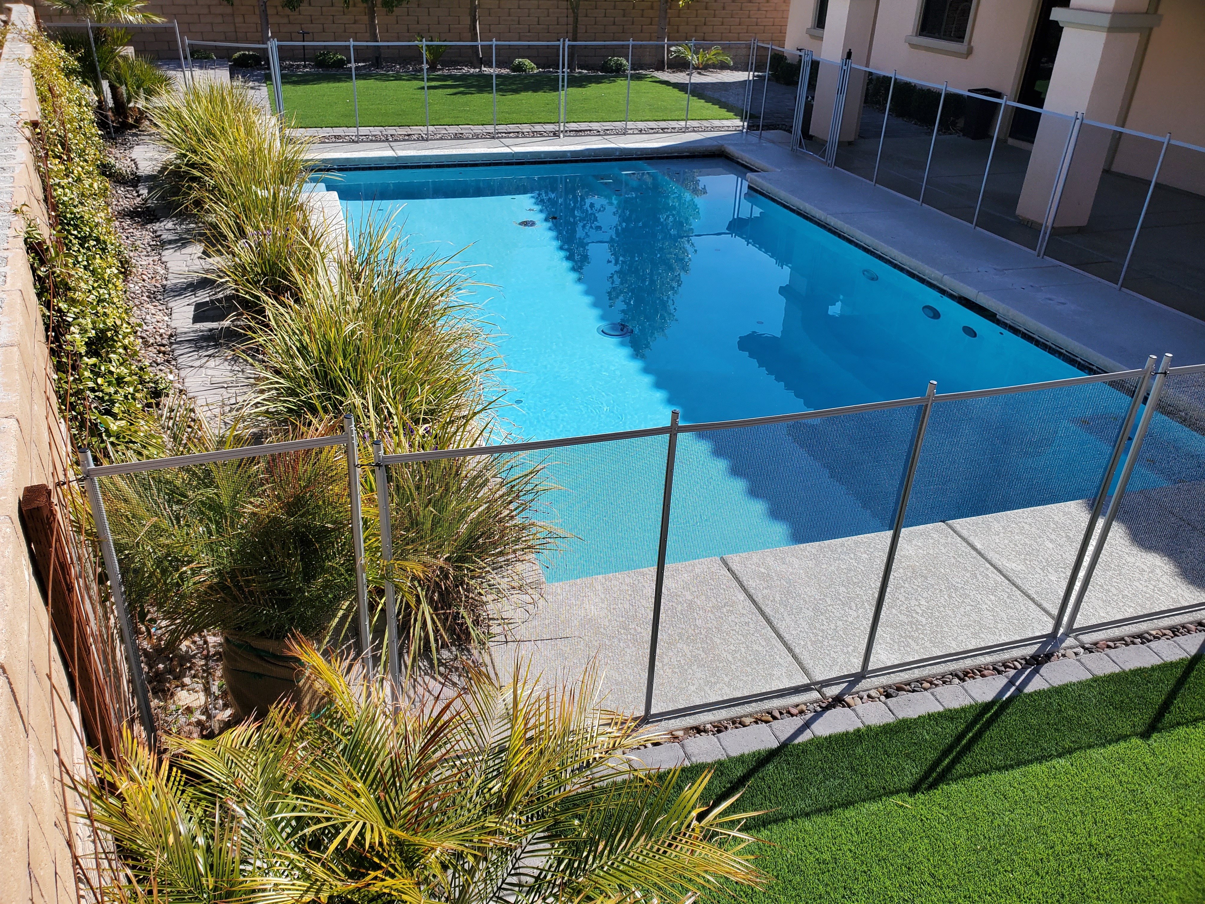 The Safest And Strongest Mesh Pool Fence