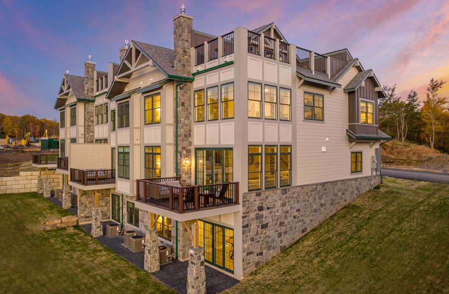 THE GREAT LAWN SOCIAL ACTIVITY CENTER & RESORT CORE