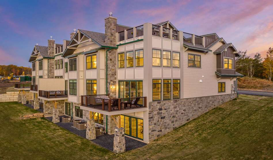 THE GREAT LAWN SOCIAL ACTIVITY CENTER & RESORT CORE