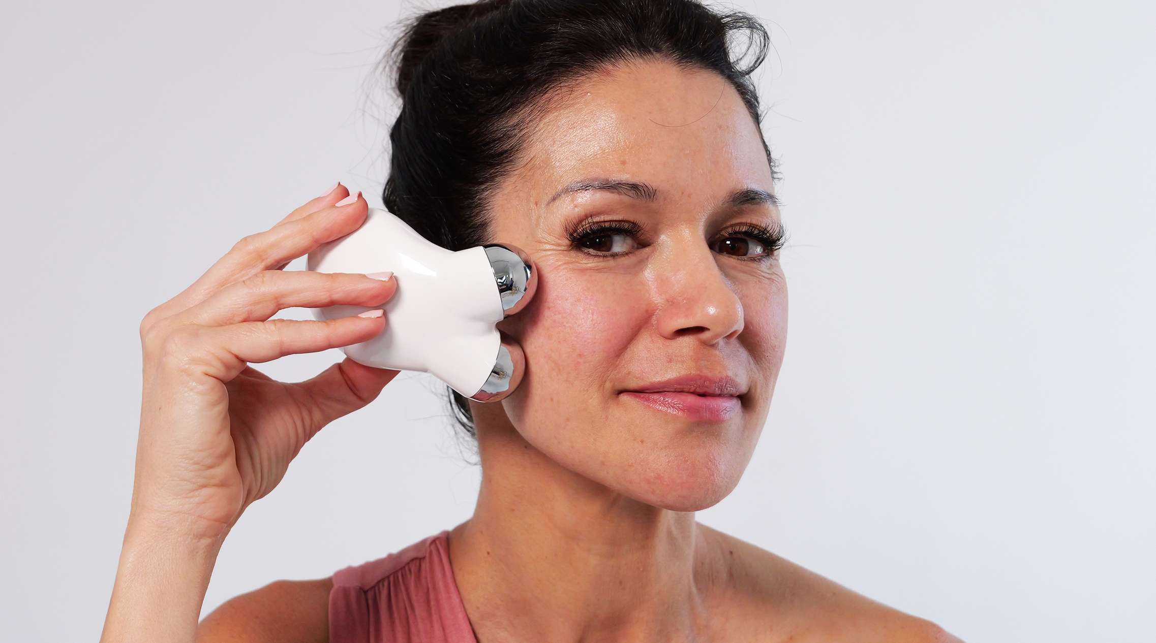 Get Evertone's amazing free activating Serum + Microcurrent for 50% off