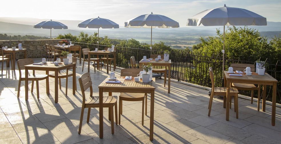 Contract Unit - Mobilier d'extérieur pour cafés, hôtels et restaurants