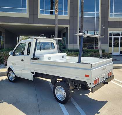 Center Tool Box with Ladder Rack
