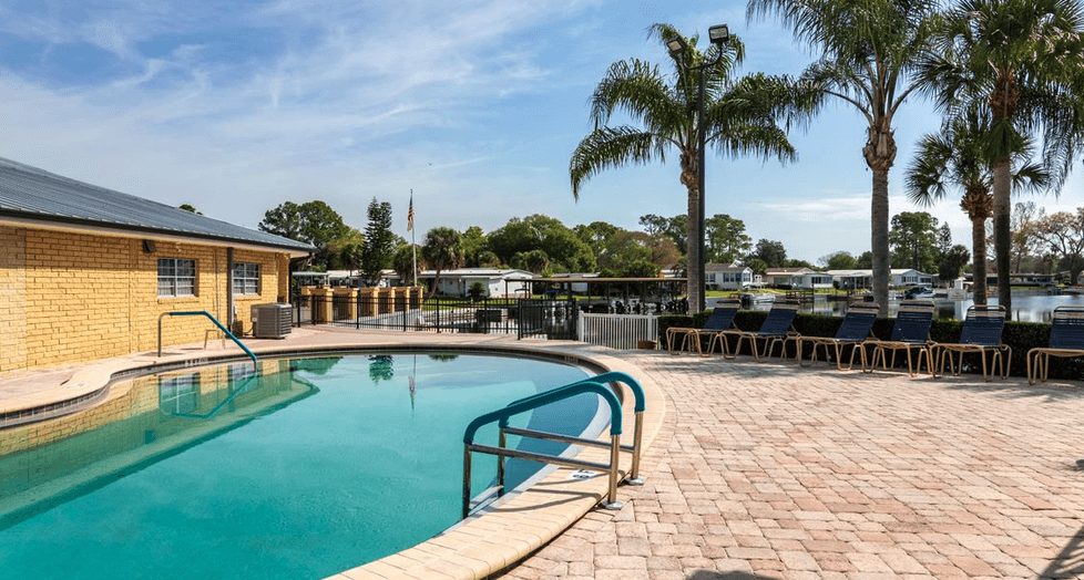 Mid Florida Lakes- A Premier Manufactured Home Community