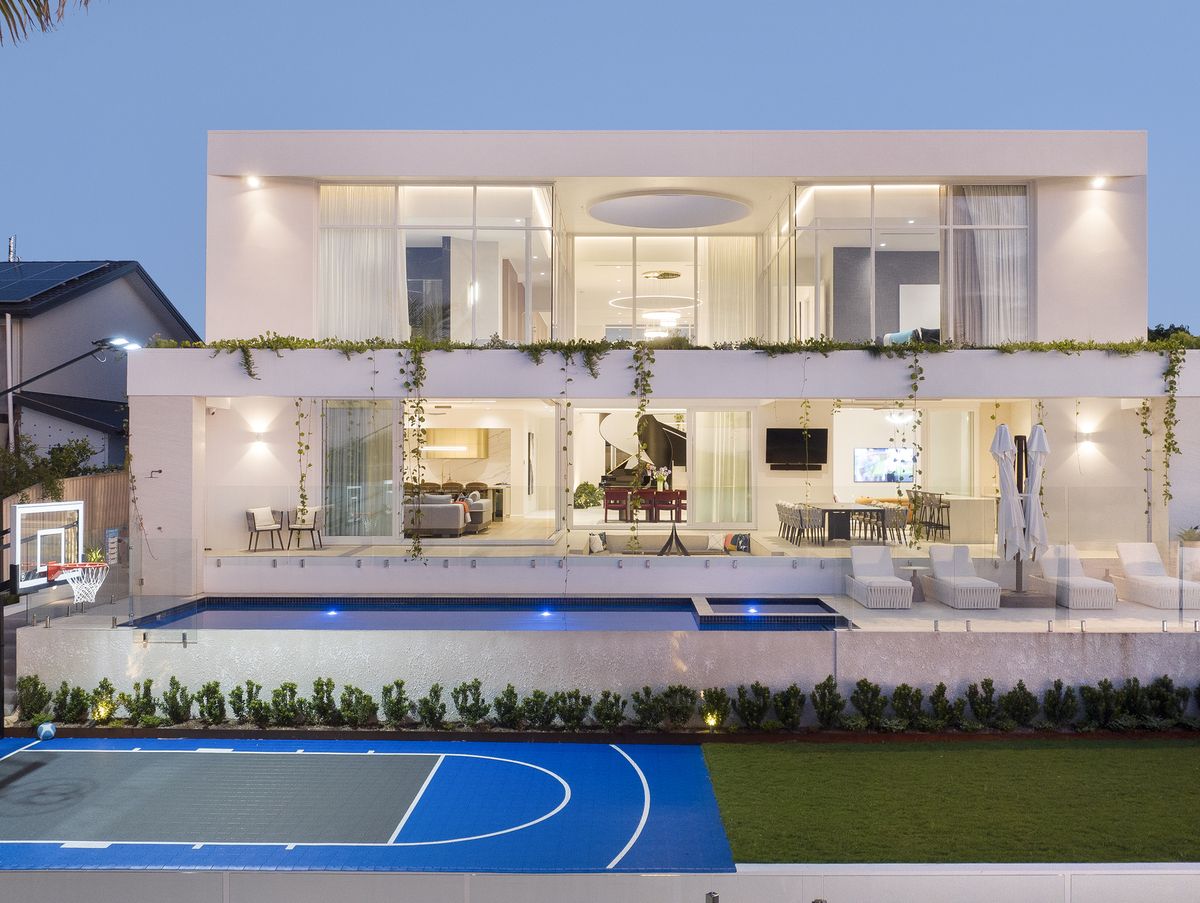 COURT, HOOP & NETTING INSTALLED