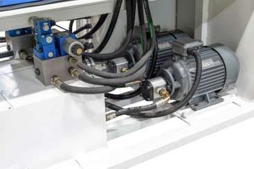 Dual Hydraulic System Allows for Independent or Simultaneous Operation