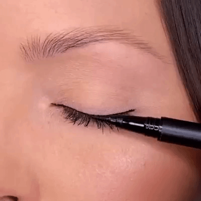 Finally, the world’s easiest reusable lash solution.