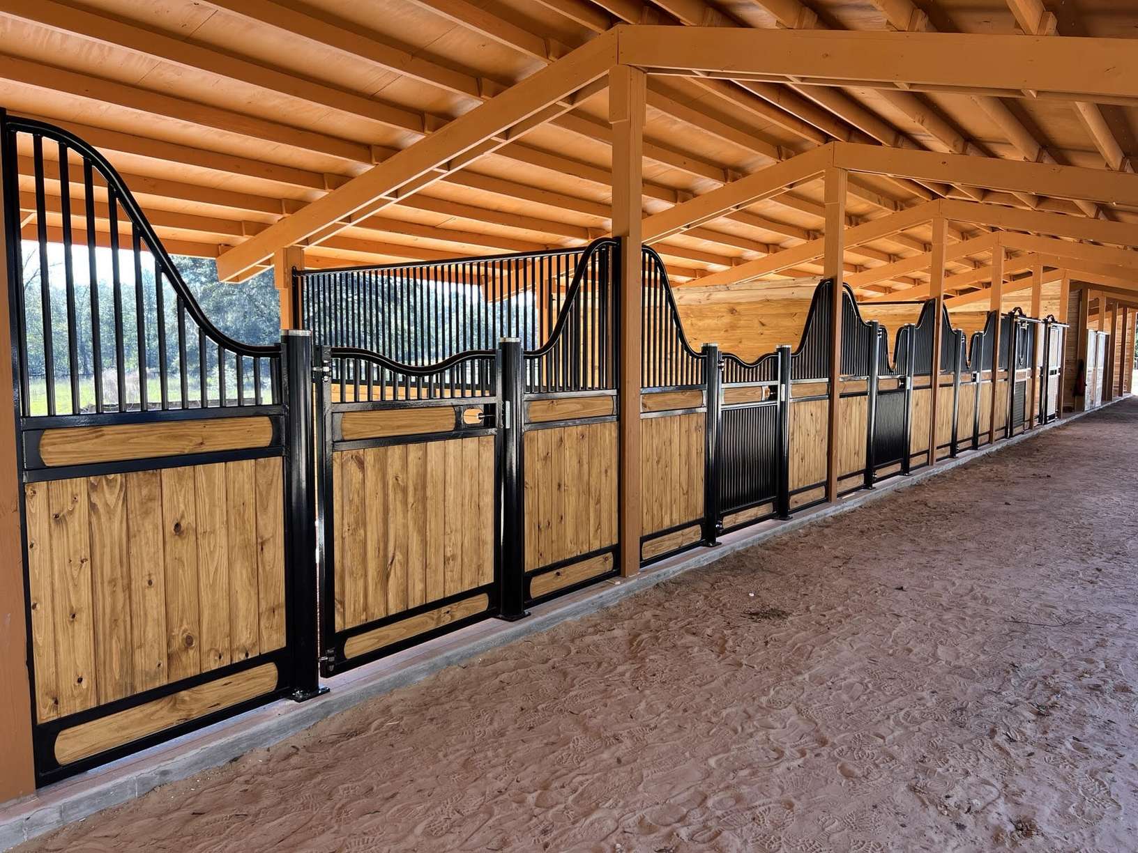 SaratogaStalls - Custom European Horse Stalls
