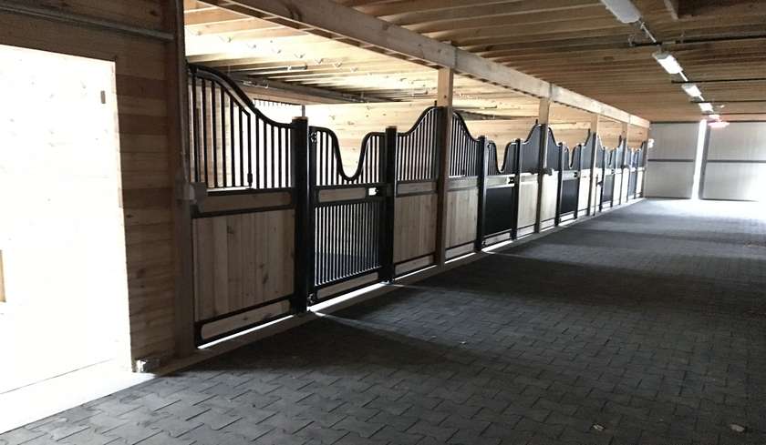 SaratogaStalls - Custom European Horse Stalls