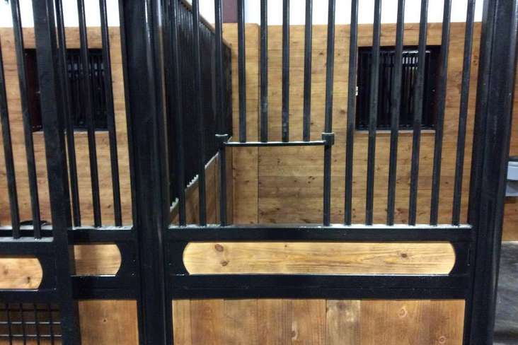SaratogaStalls - Custom European Horse Stalls