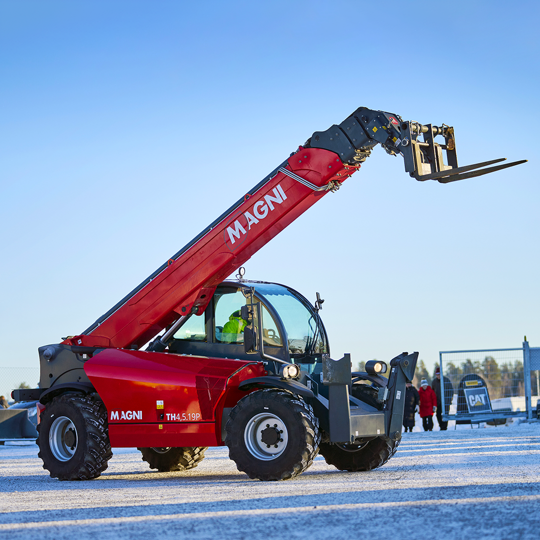 Magni TH 10.62 & TH 12.62 Telescopic Handlers | Enhanced Lifting Power ...